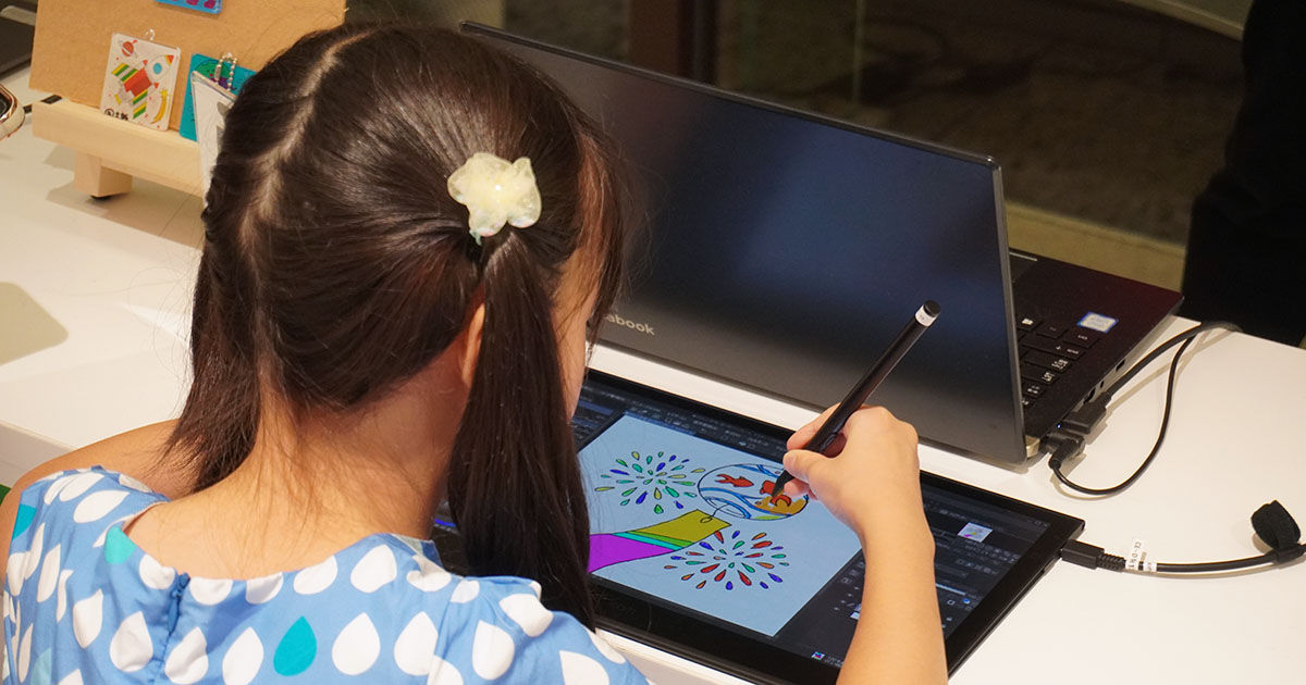 Making Acrylic Keychains from Digital Coloring Books at Workshop in Osaka